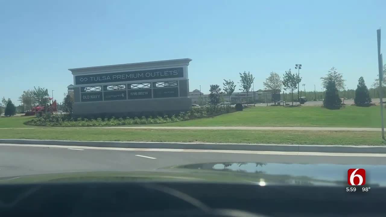Jenks Prepares For Heavy Traffic As Tulsa Premium Outlet Mall Opens