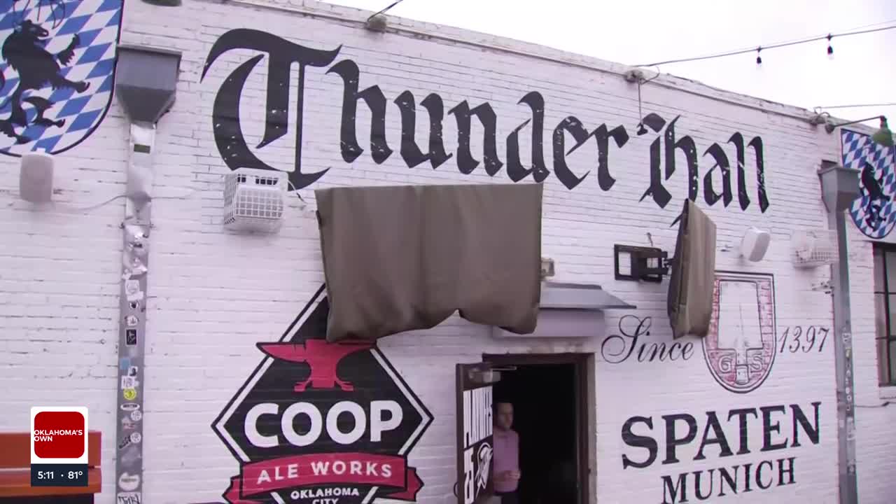 Tulsa fans Thunder Up at Fassler Hall for NBA finals