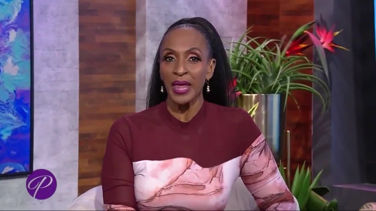 We Just Keep Glowing w/ Cynthia Bailey & Dana Hill Robinson - FOX SOUL